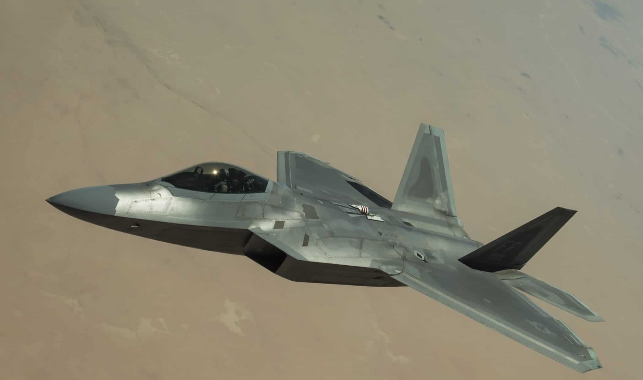 F 22 Raptor Sonic Boom Over Water