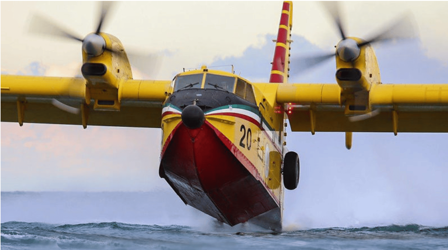 Canadair: quando sono nati e come funzionano - Space | CUENEWS
