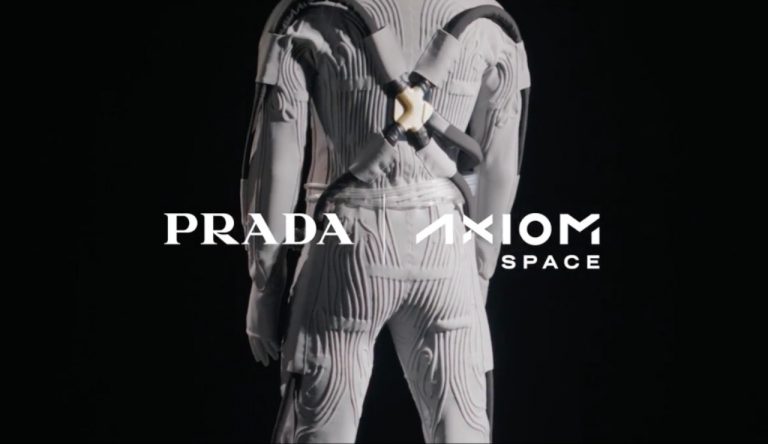 Prada e Axiom Space svelano lo strato interno della tuta lunare AxEMU ...